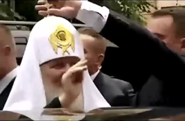 Кнопка дружбы патриарха кирилла (High five, Jesus!) - Coub