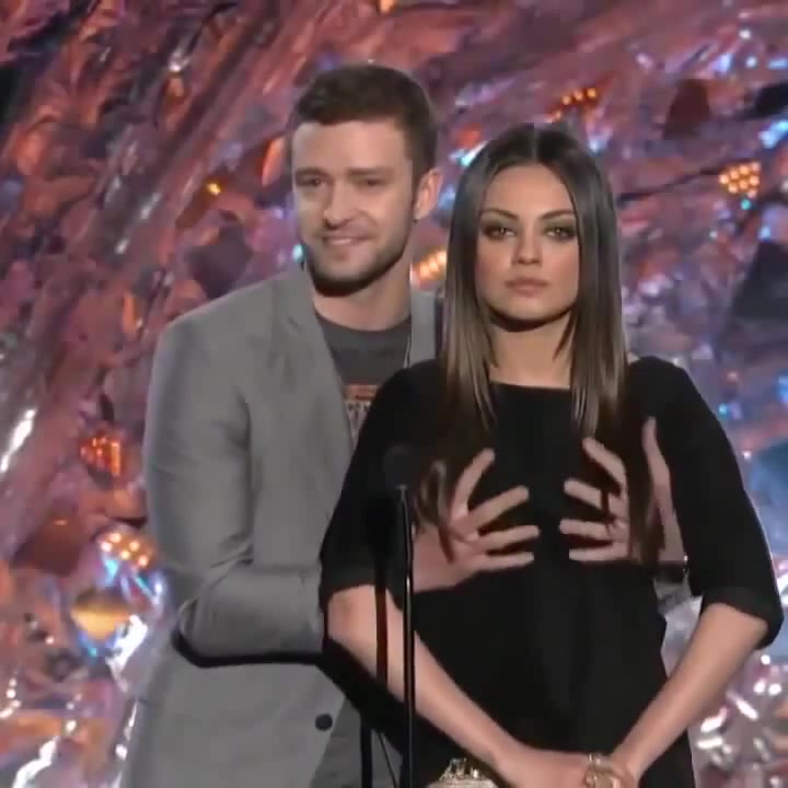Kunis and Justin demonstrate relationship - Coub