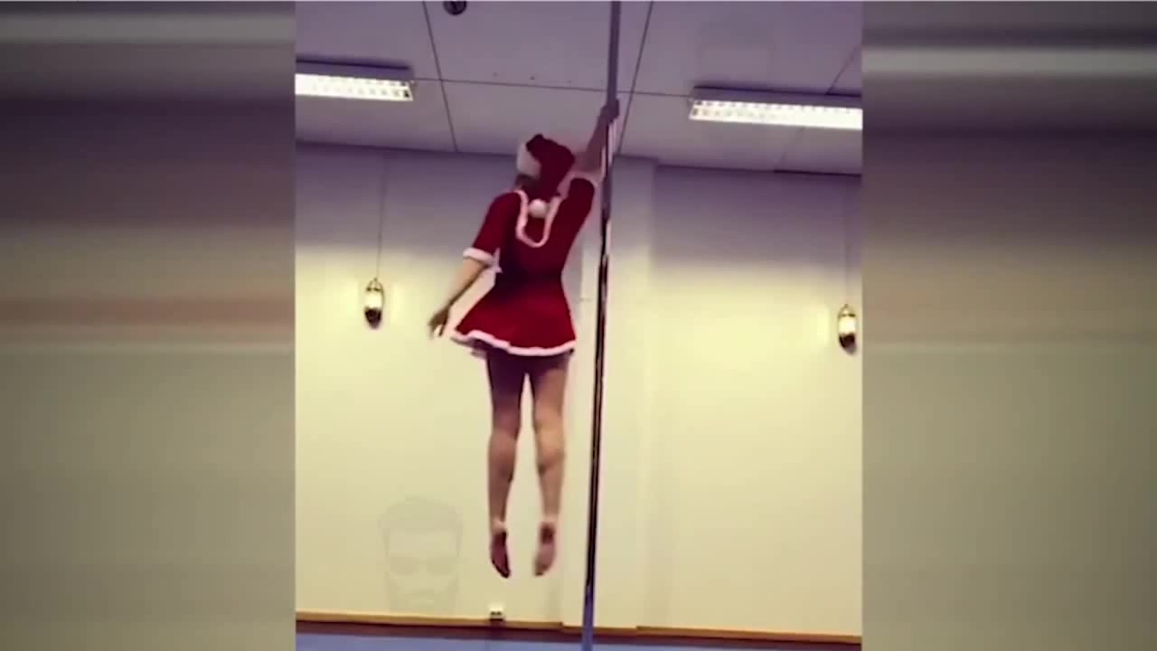 Snow Maiden on a pole - Coub