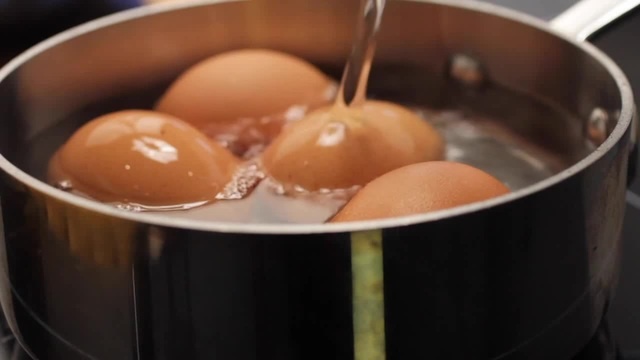 Hummus Spinach Egg - Coub