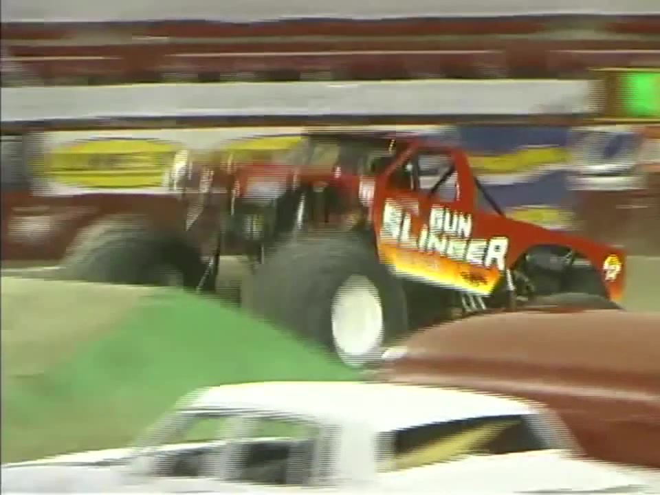 Freestyle Gunslinger Monster Jam World Finals 2002 - Coub