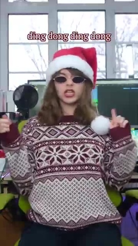 a mental breakdown, but make it festive 🎄 - Coub