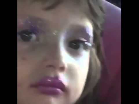 Girl With Makeup Vine | Saubhaya Makeup